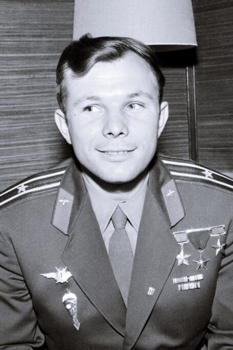 20 Famous Short Height Men Everyone Can Inspire From – Macho Vibes