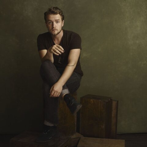 40 Best Portrait Photography Poses For Men – Macho Vibes