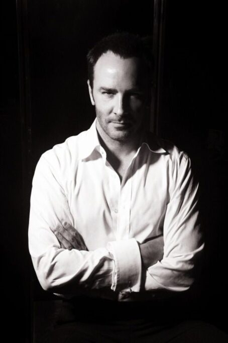 40 Best Portrait Photography Poses For Men – Macho Vibes