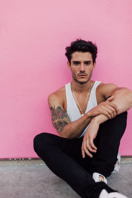 40 Best Portrait Photography Poses For Men – Macho Vibes