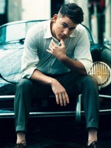 40 Best Portrait Photography Poses For Men – Macho Vibes