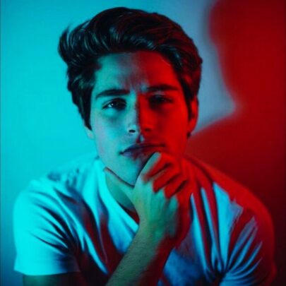 40 Face Photography Poses For Boys – Macho Vibes