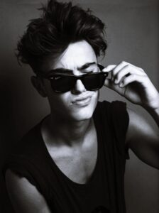 40 Face Photography Poses For Boys – Macho Vibes