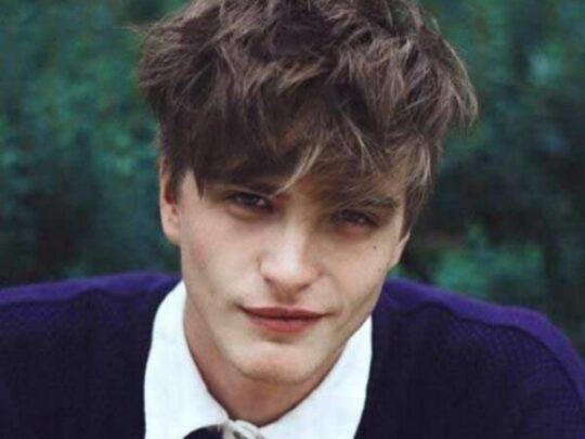 40 Face Photography Poses For Boys – Macho Vibes