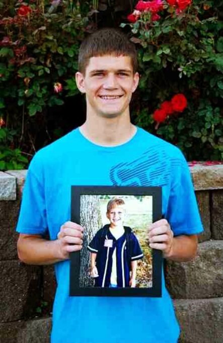 40 Best Senior Year Picture Ideas For Boys – Macho Vibes