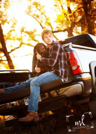 40 Best Senior Year Picture Ideas For Boys – Macho Vibes