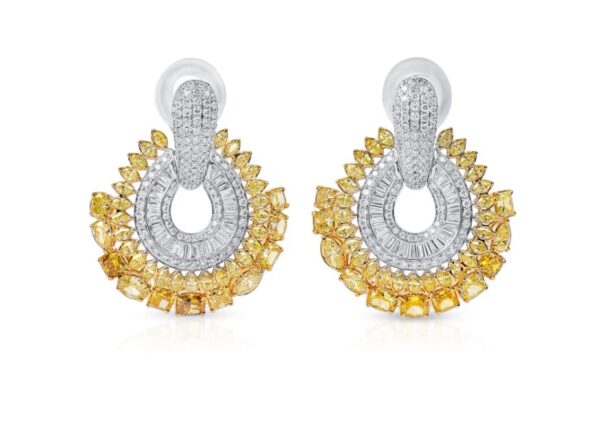 The Spectacular Beauty Behind Canary Yellow Diamonds – Macho Vibes