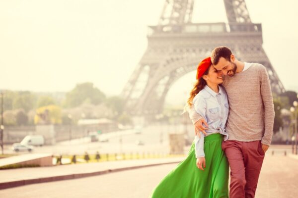 How to Know if a French Girl Likes You ─ Pickup Tips – Macho Vibes