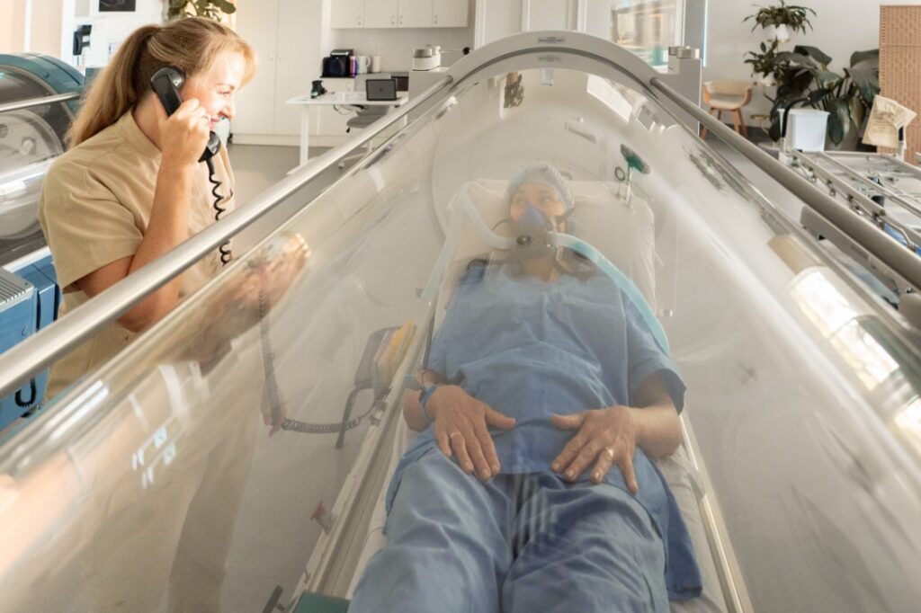 Does Hyperbaric Chamber Help with Injuries? Exploring Its Healing ...